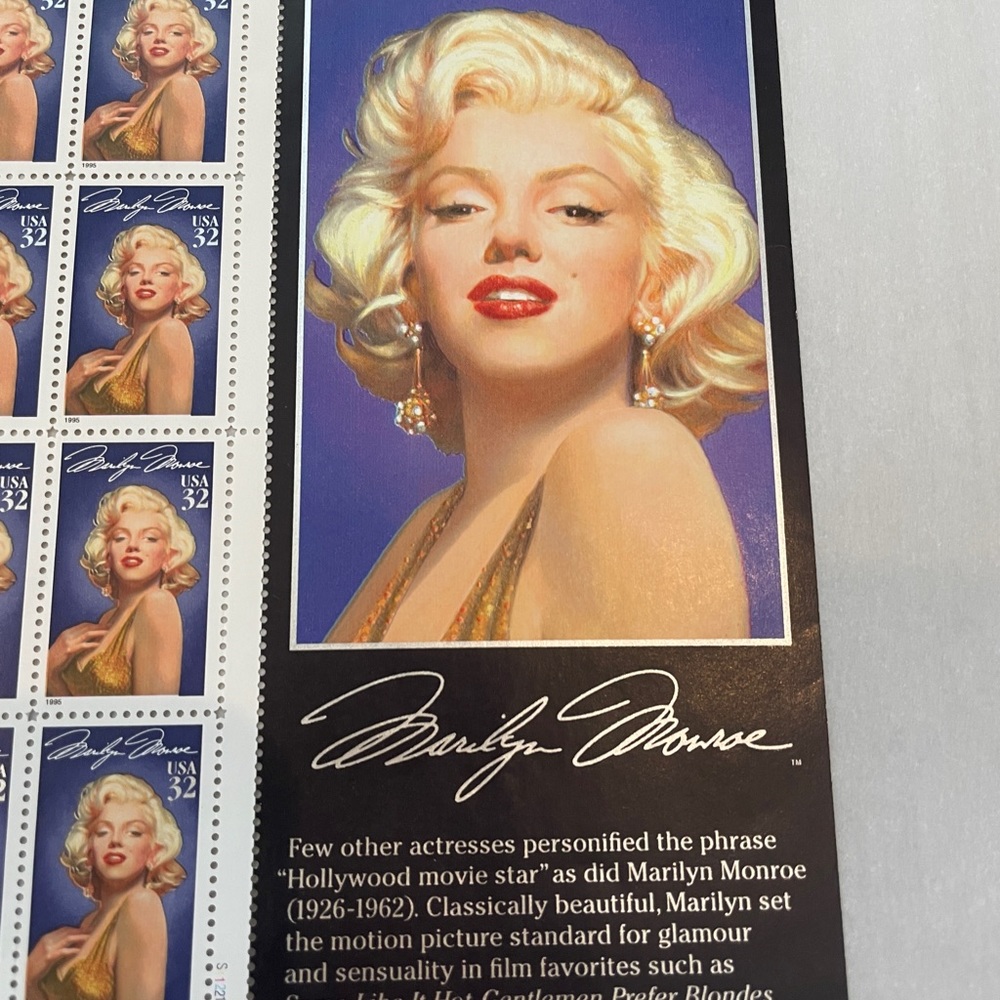1995 Minted Marilyn Monroe Stamps. - Gem